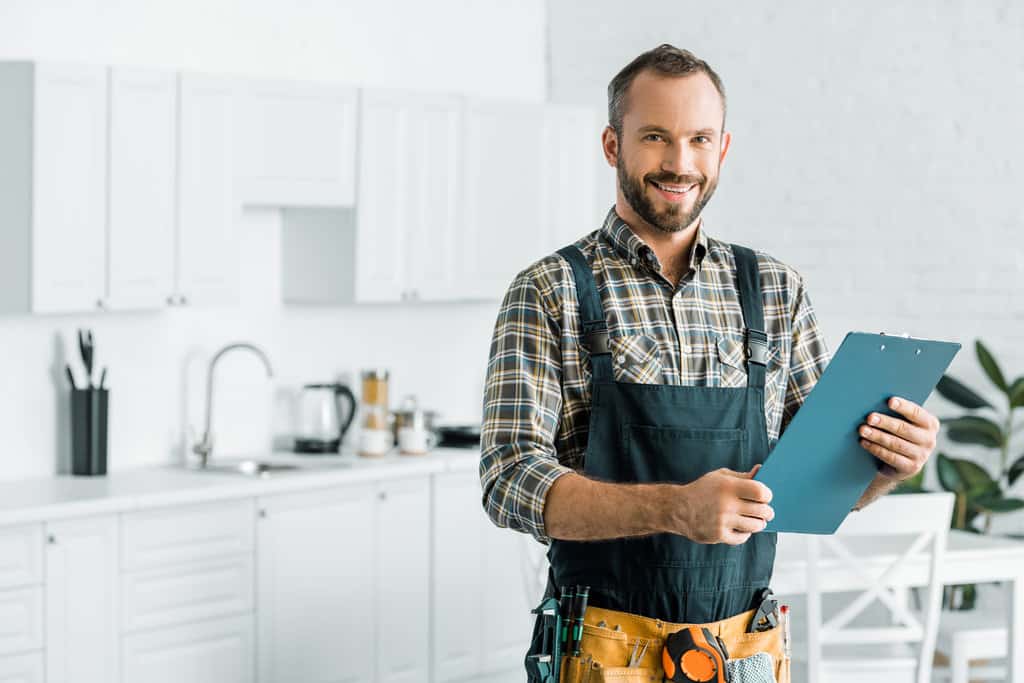 201+ Handyman Business Names (BEST Ideas For 2025)