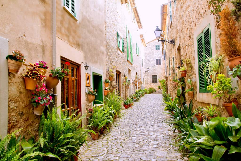 21 Spanish House Names (BEST Ideas For Your Home!)