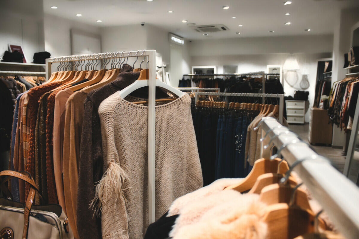 709+ Clothing Brand Names (BEST Ideas For 2025!)